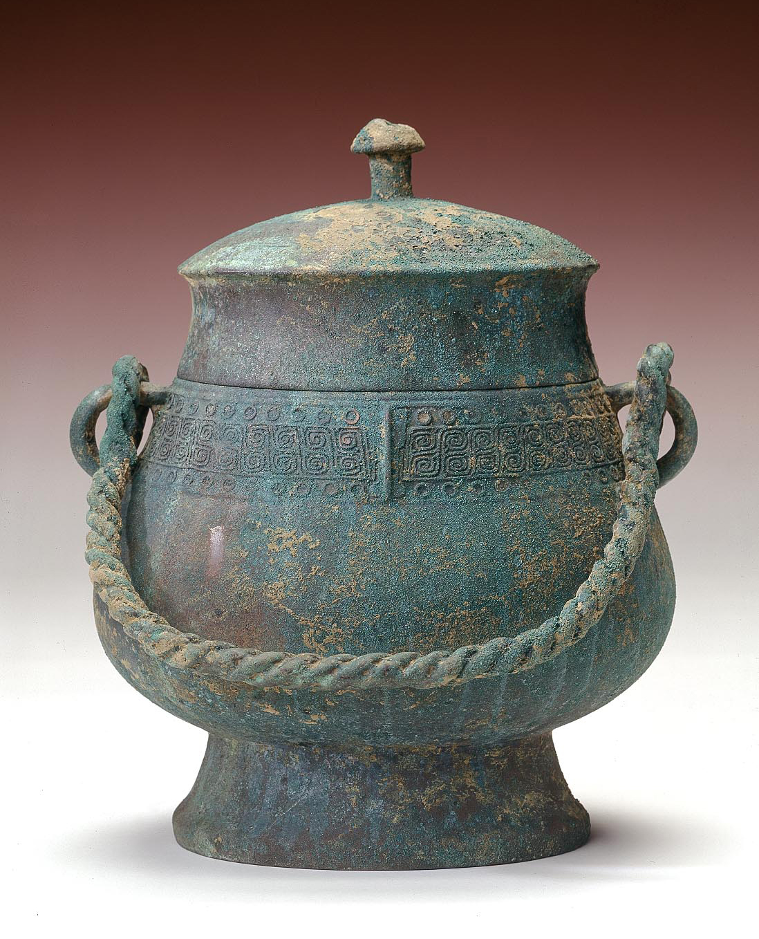 Shang Dynasty wine vessel You - AsianArt.news